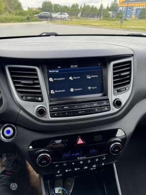 Melns Hyundai Tucson 2016 Telšiai, ar dzinēja tilpumu 1.69 L un nobraukumu 203 tūkst. km par 9800 €, foto 38 vietnē AUTOMOTO.COM.LV