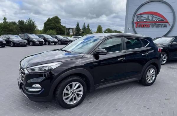 Black Hyundai Tucson 2016 in Telschi, with an engine capacity of 1.70 L and mileage of 203 thousand km for 9790 €, photo 5 on AUTOMOTO.COM.LV