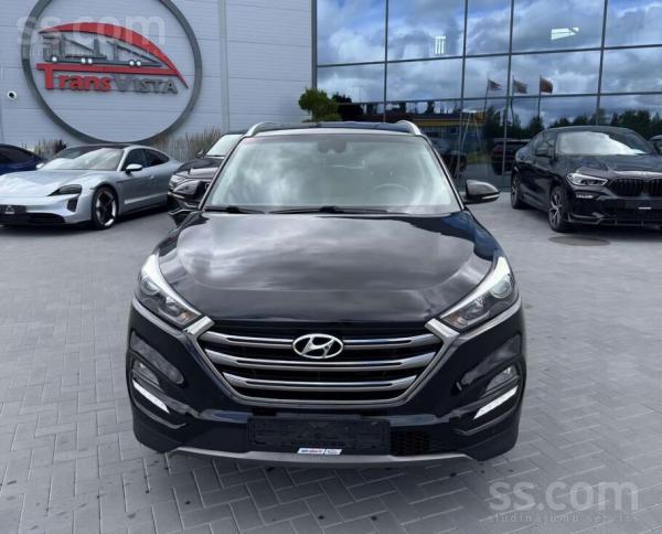 Black Hyundai Tucson 2016 in Telschi, with an engine capacity of 1.70 L and mileage of 203 thousand km for 9890 €, photo 3 on AUTOMOTO.COM.LV