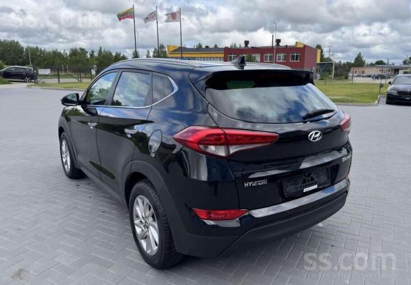 Black Hyundai Tucson 2016 in Telschi, with an engine capacity of 1.70 L and mileage of 203 thousand km for 9890 €, photo 6 on AUTOMOTO.COM.LV