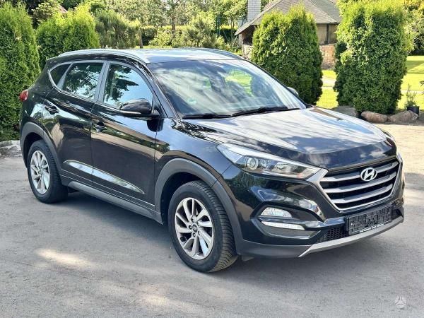 Black Hyundai Tucson 2016 in Marijampole, with an engine capacity of 1.59 L and mileage of 171 thousand km for 9900 €, photo 4 on AUTOMOTO.COM.LV