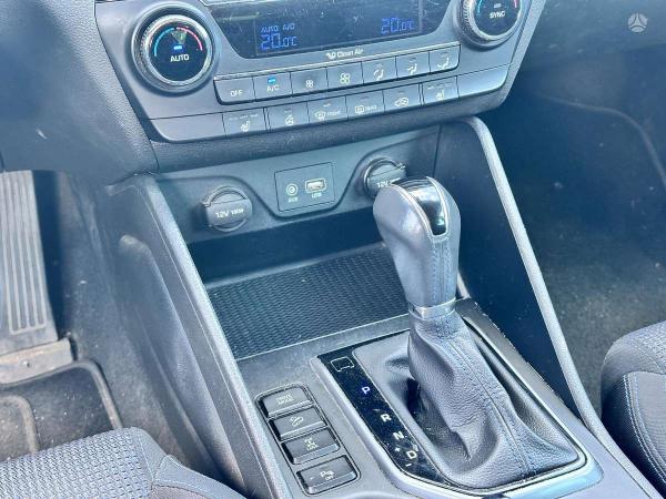 Black Hyundai Tucson 2016 in Marijampole, with an engine capacity of 1.59 L and mileage of 171 thousand km for 9900 €, photo 10 on AUTOMOTO.COM.LV