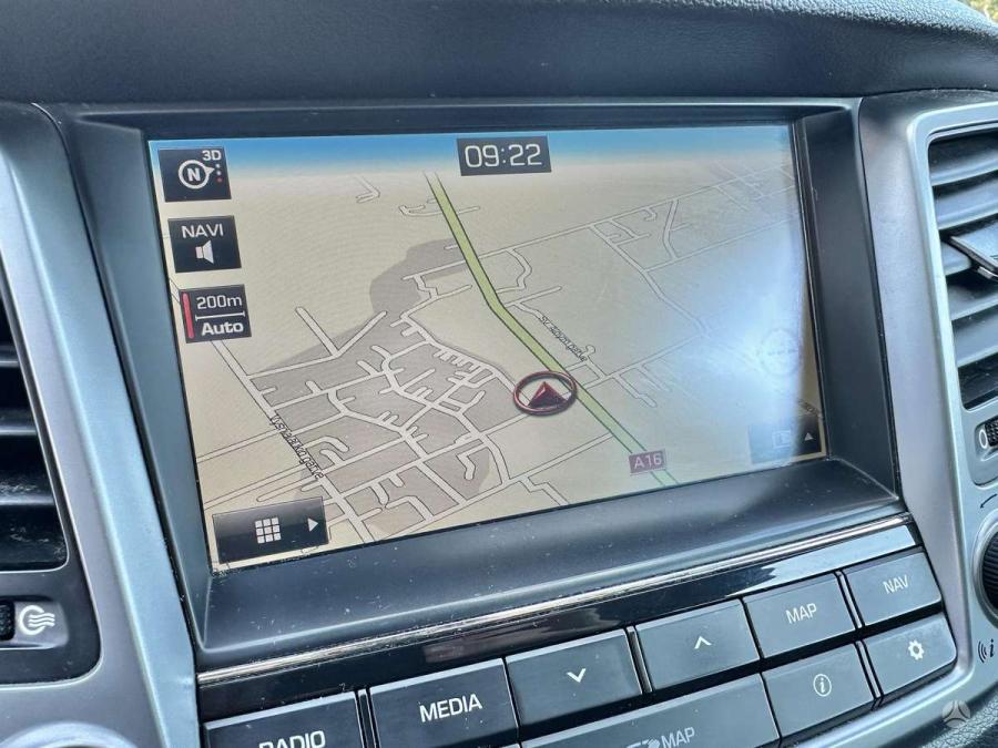 Black Hyundai Tucson 2016 in Marijampole, with an engine capacity of 1.59 L and mileage of 171 thousand km for 9900 €, photo 15 on AUTOMOTO.COM.LV
