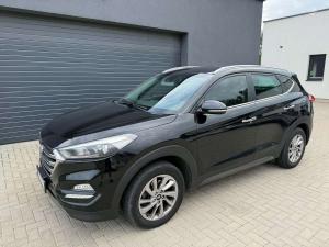 Black Hyundai Tucson 2016 in Utena, with an engine capacity of 1.69 L and mileage of 196 thousand km for 8400 €, photo 7 on AUTOMOTO.COM.LV
