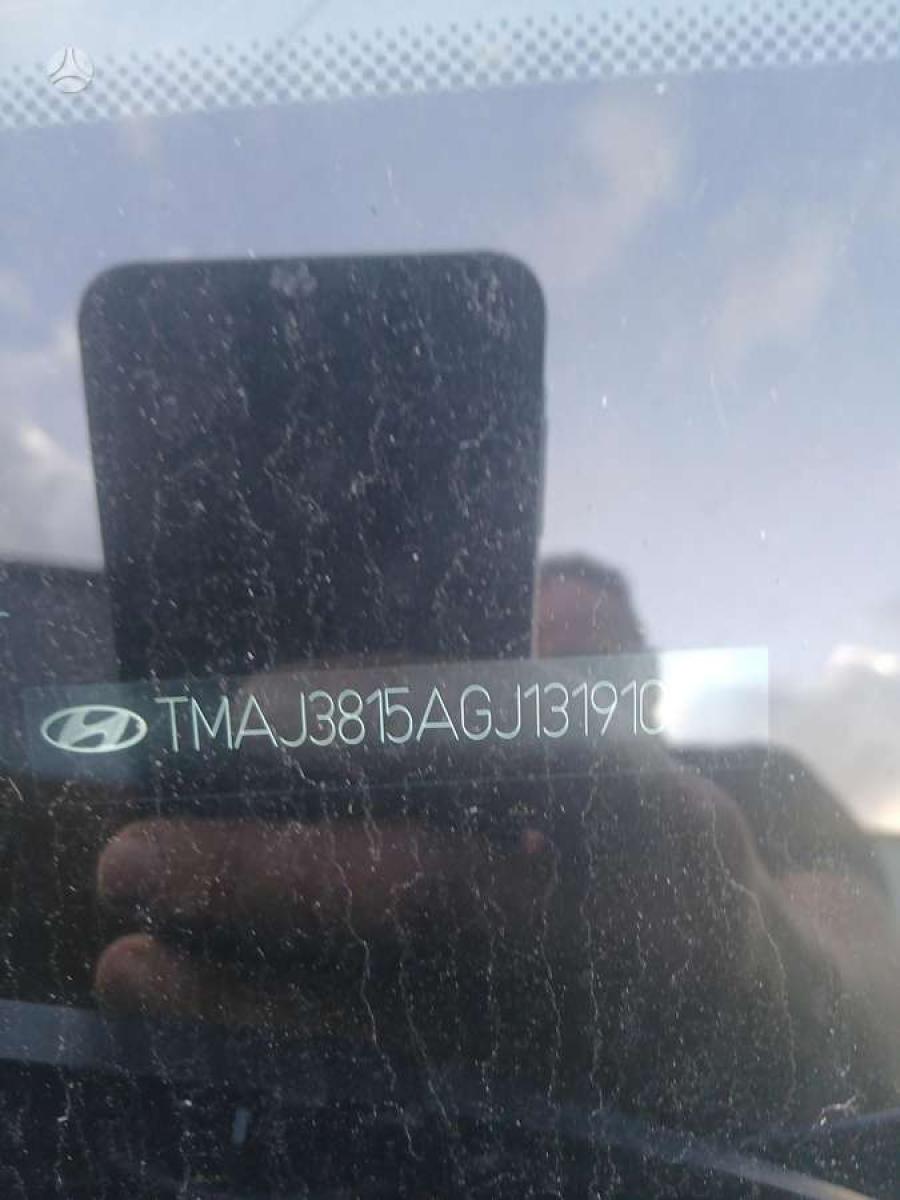 Black Hyundai Tucson 2016 in Utena, with an engine capacity of 1.69 L and mileage of 196 thousand km for 8400 €, photo 15 on AUTOMOTO.COM.LV