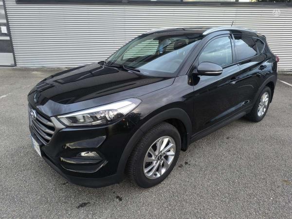 Black Hyundai Tucson 2016 in Radviliskis, with an engine capacity of 2.00 L and mileage of 165 thousand km for 10650 €, photo 3 on AUTOMOTO.COM.LV