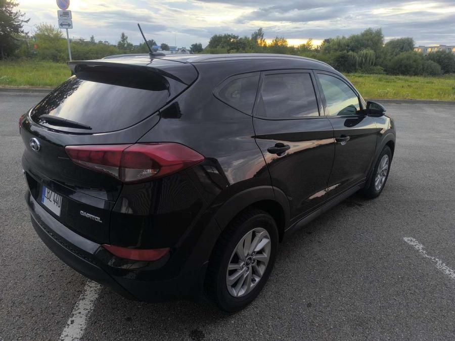 Melns Hyundai Tucson 2016 Radviliškis, ar dzinēja tilpumu 2.00 L un nobraukumu 165 tūkst. km par 10650 €, foto 9 vietnē AUTOMOTO.COM.LV