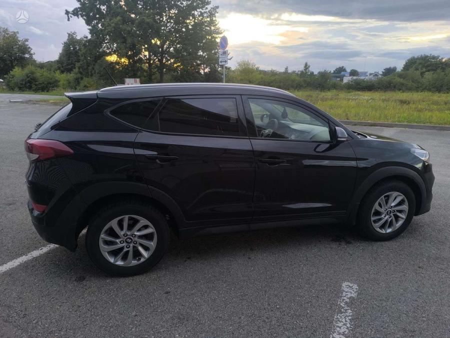 Melns Hyundai Tucson 2016 Radviliškis, ar dzinēja tilpumu 2.00 L un nobraukumu 165 tūkst. km par 10650 €, foto 10 vietnē AUTOMOTO.COM.LV