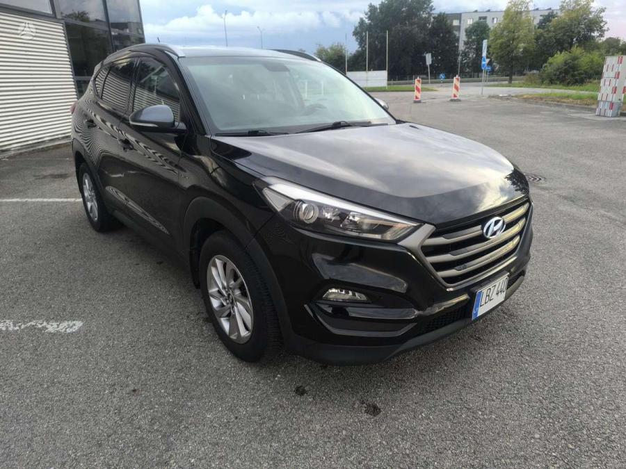 Melns Hyundai Tucson 2016 Radviliškis, ar dzinēja tilpumu 2.00 L un nobraukumu 165 tūkst. km par 10650 €, foto 11 vietnē AUTOMOTO.COM.LV
