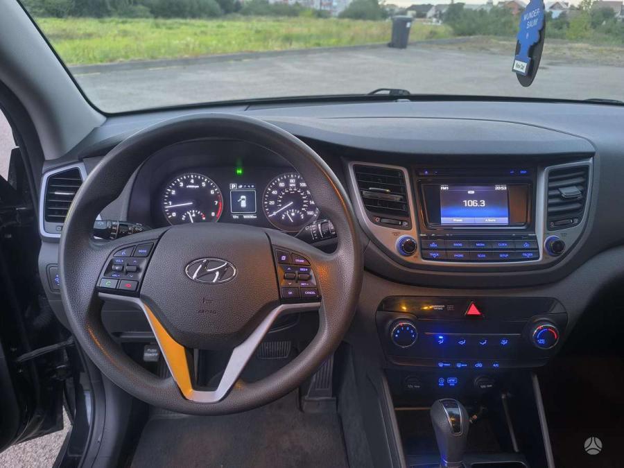 Melns Hyundai Tucson 2016 Radviliškis, ar dzinēja tilpumu 2.00 L un nobraukumu 165 tūkst. km par 10650 €, foto 17 vietnē AUTOMOTO.COM.LV