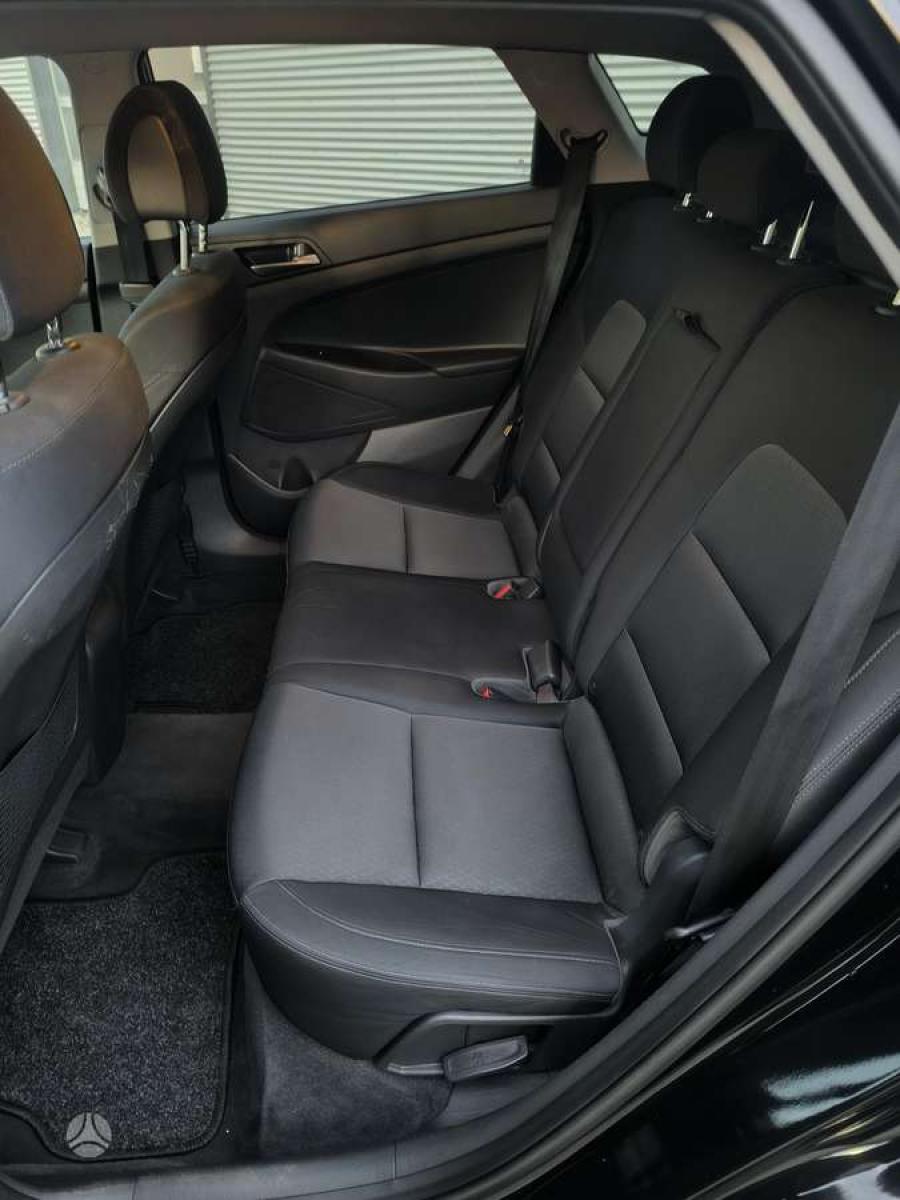 Melns Hyundai Tucson 2016 Radviliškis, ar dzinēja tilpumu 2.00 L un nobraukumu 165 tūkst. km par 10650 €, foto 18 vietnē AUTOMOTO.COM.LV