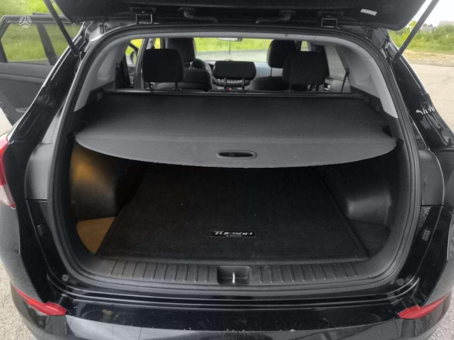 Melns Hyundai Tucson 2016 Radviliškis, ar dzinēja tilpumu 2.00 L un nobraukumu 165 tūkst. km par 10650 €, foto 19 vietnē AUTOMOTO.COM.LV