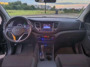Melns Hyundai Tucson 2016 Radviliškis, ar dzinēja tilpumu 2.00 L un nobraukumu 165 tūkst. km par 10650 €, foto 23 vietnē AUTOMOTO.COM.LV