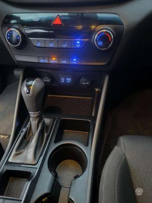 Melns Hyundai Tucson 2016 Radviliškis, ar dzinēja tilpumu 2.00 L un nobraukumu 165 tūkst. km par 10650 €, foto 24 vietnē AUTOMOTO.COM.LV