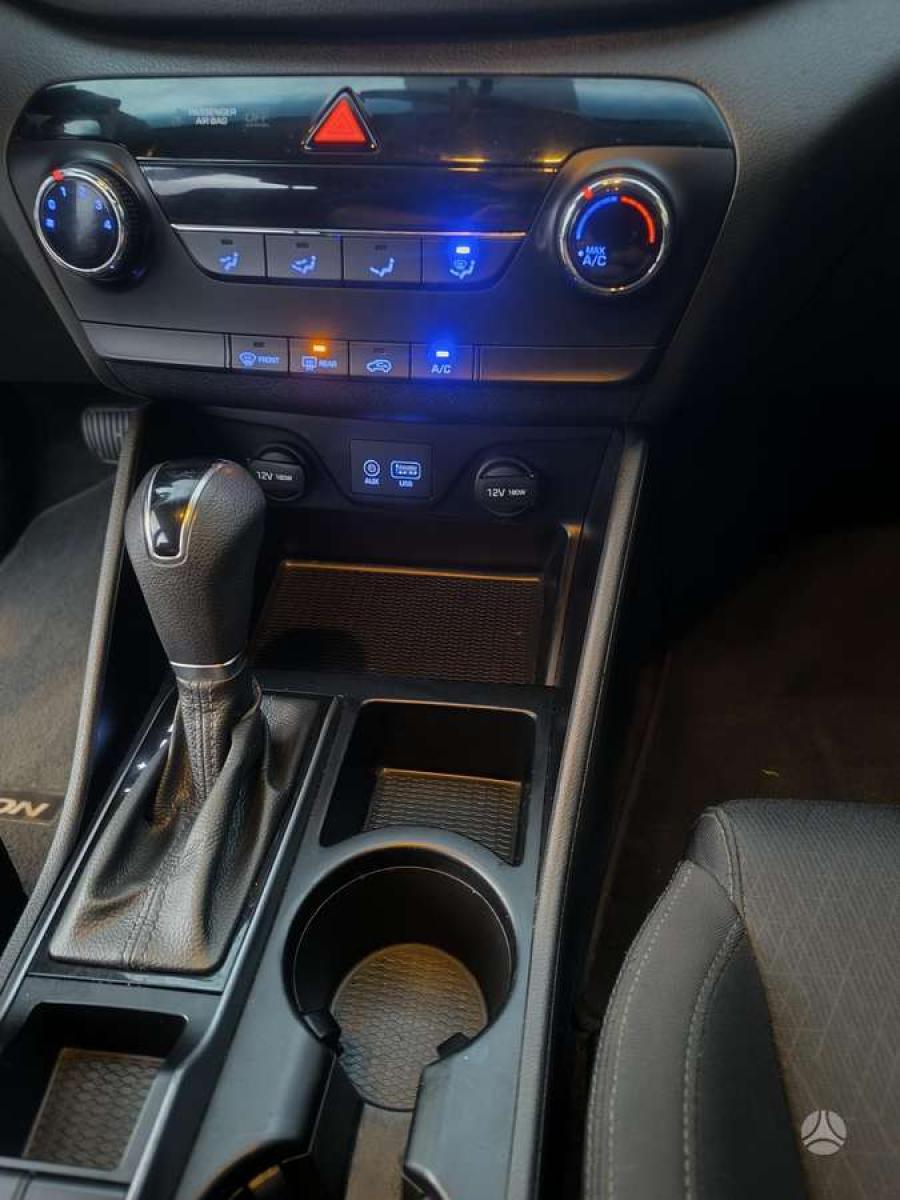 Melns Hyundai Tucson 2016 Radviliškis, ar dzinēja tilpumu 2.00 L un nobraukumu 165 tūkst. km par 10650 €, foto 24 vietnē AUTOMOTO.COM.LV