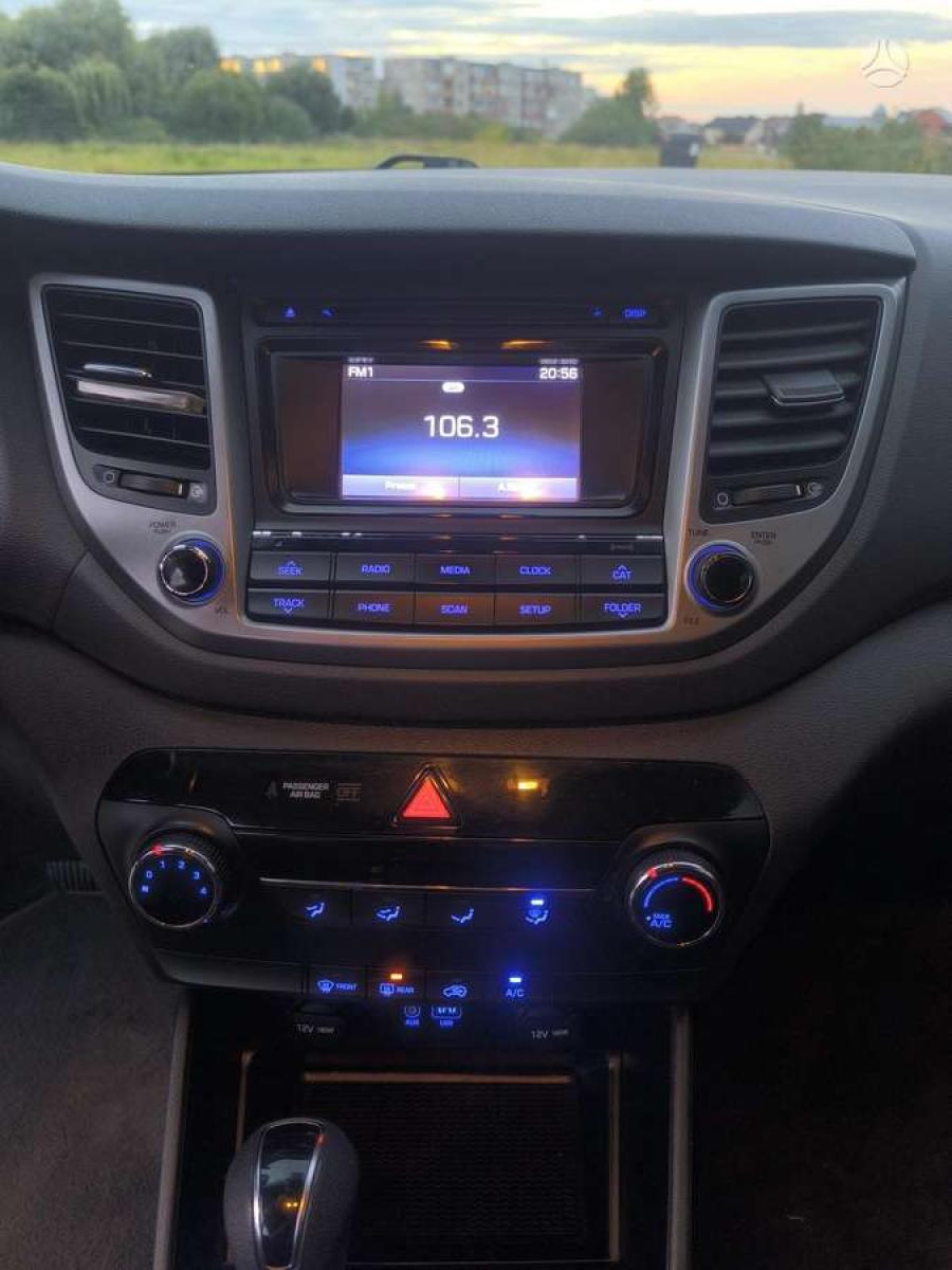 Melns Hyundai Tucson 2016 Radviliškis, ar dzinēja tilpumu 2.00 L un nobraukumu 165 tūkst. km par 10650 €, foto 25 vietnē AUTOMOTO.COM.LV