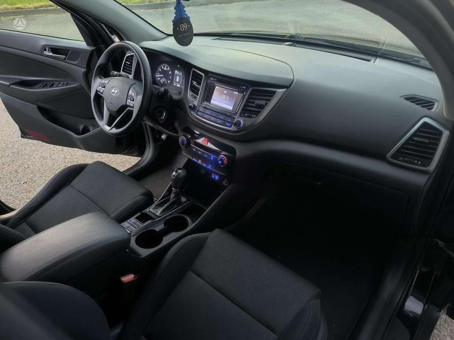 Melns Hyundai Tucson 2016 Radviliškis, ar dzinēja tilpumu 2.00 L un nobraukumu 165 tūkst. km par 10650 €, foto 30 vietnē AUTOMOTO.COM.LV