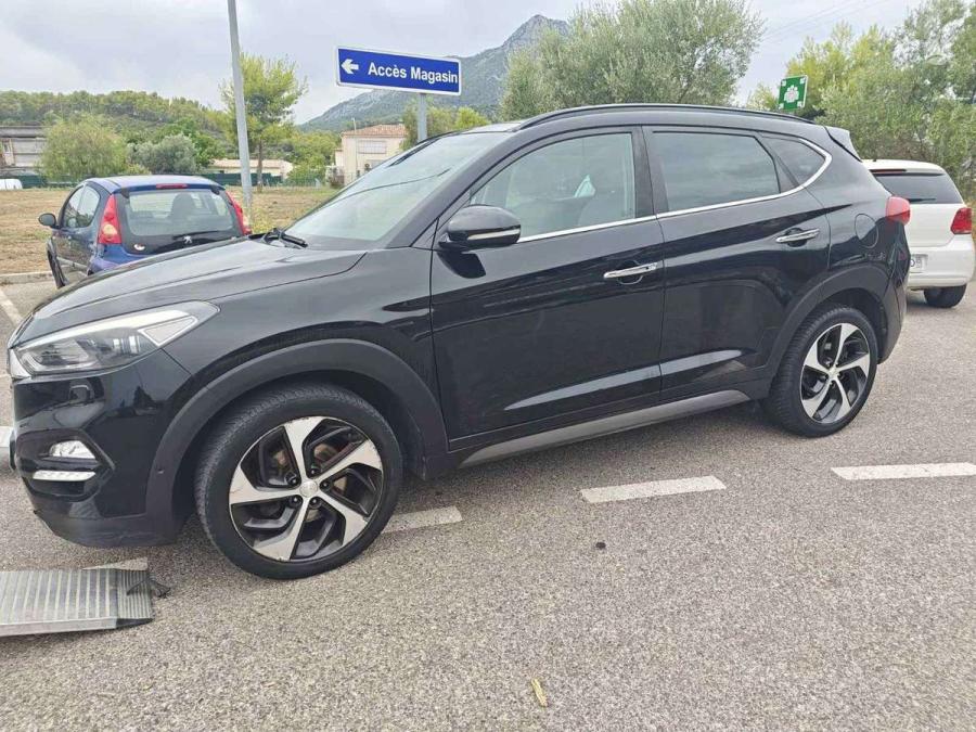 Melns Hyundai Tucson 2016 Tauragė, ar dzinēja tilpumu 1.69 L un nobraukumu 195 tūkst. km par 6700 €, foto 3 vietnē AUTOMOTO.COM.LV
