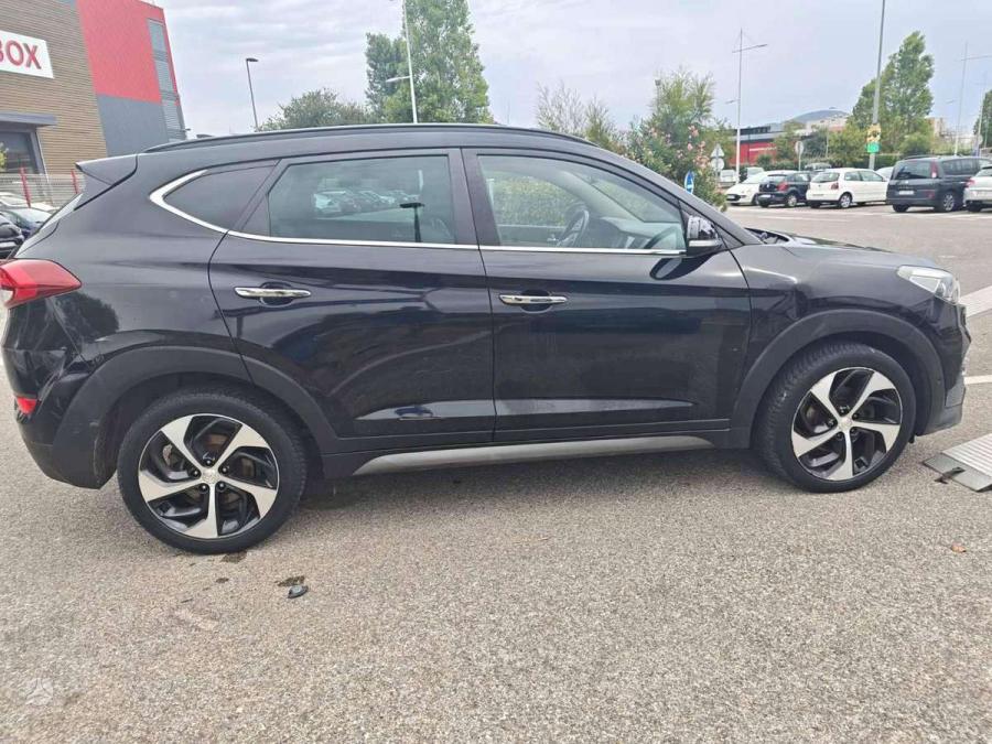 Melns Hyundai Tucson 2016 Tauragė, ar dzinēja tilpumu 1.69 L un nobraukumu 195 tūkst. km par 6700 €, foto 7 vietnē AUTOMOTO.COM.LV