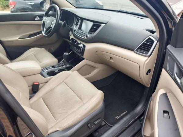 Melns Hyundai Tucson 2016 Tauragė, ar dzinēja tilpumu 1.69 L un nobraukumu 195 tūkst. km par 6700 €, foto 10 vietnē AUTOMOTO.COM.LV