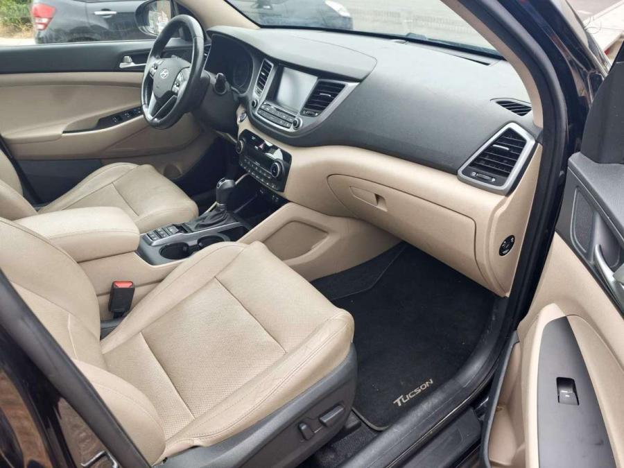 Melns Hyundai Tucson 2016 Tauragė, ar dzinēja tilpumu 1.69 L un nobraukumu 195 tūkst. km par 6700 €, foto 10 vietnē AUTOMOTO.COM.LV