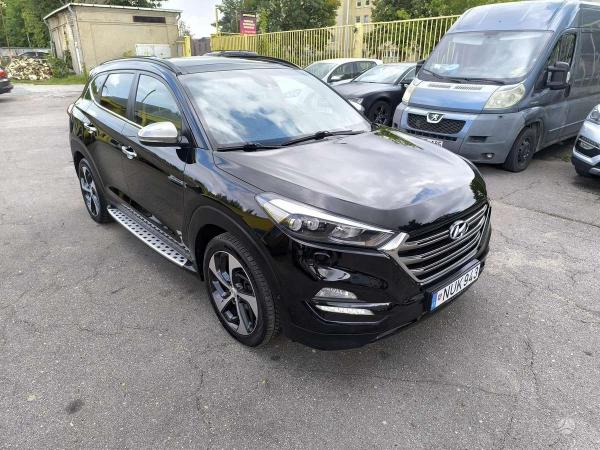 Hyundai Tucson 2016 Šauļi vietnē Melns Hyundai Tucson 2016 Šauļi, ar dzinēja tilpumu 2.00 L un nobraukumu 238 tūkst. km par 10350 €, foto 4 vietnē AUTOMOTO.COM.LV