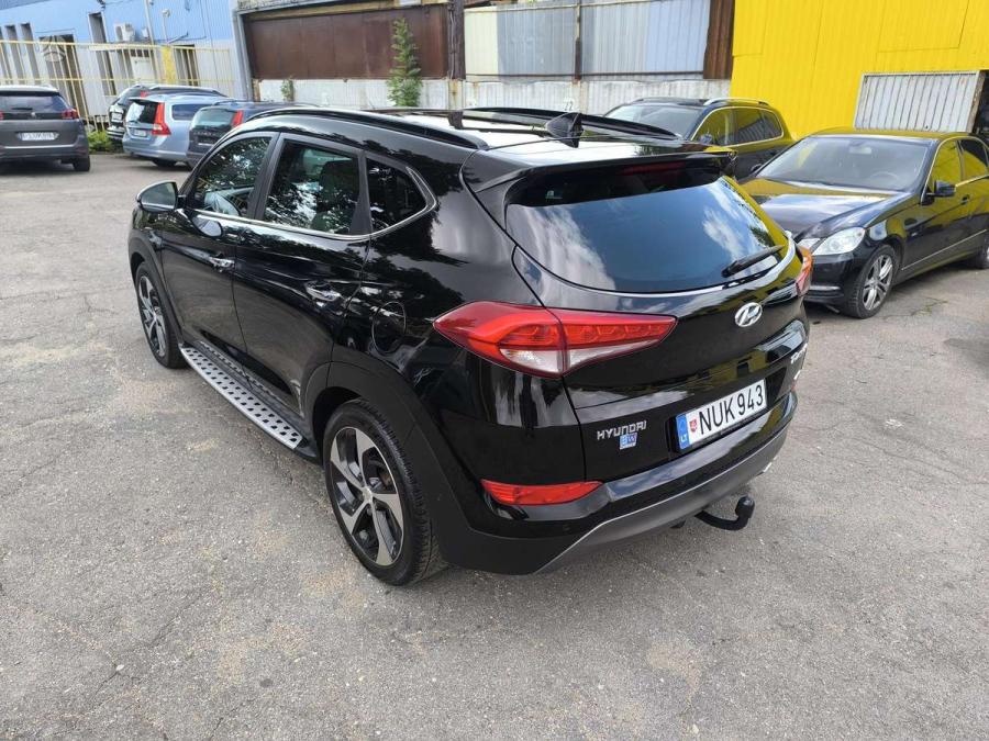 Melns Hyundai Tucson 2016 Šauļi, ar dzinēja tilpumu 2.00 L un nobraukumu 238 tūkst. km par 10350 €, foto 6 vietnē AUTOMOTO.COM.LV