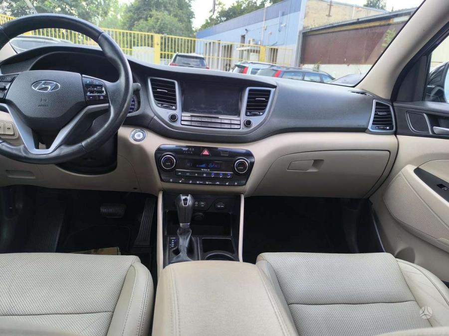 Melns Hyundai Tucson 2016 Šauļi, ar dzinēja tilpumu 2.00 L un nobraukumu 238 tūkst. km par 10350 €, foto 10 vietnē AUTOMOTO.COM.LV