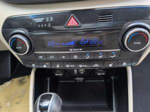 Melns Hyundai Tucson 2016 Šauļi, ar dzinēja tilpumu 2.00 L un nobraukumu 238 tūkst. km par 10350 €, foto 15 vietnē AUTOMOTO.COM.LV