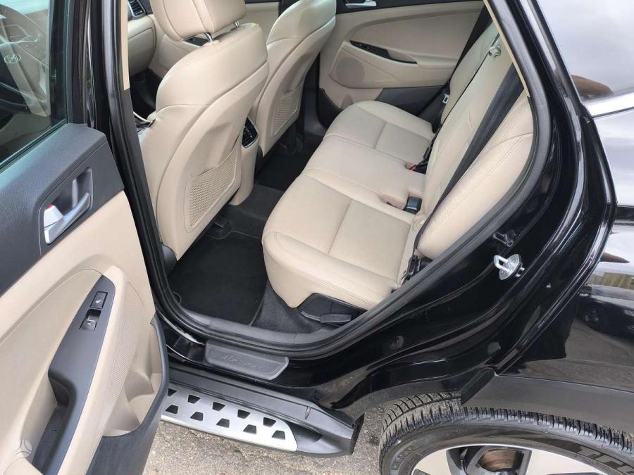 Melns Hyundai Tucson 2016 Šauļi, ar dzinēja tilpumu 2.00 L un nobraukumu 238 tūkst. km par 10350 €, foto 17 vietnē AUTOMOTO.COM.LV