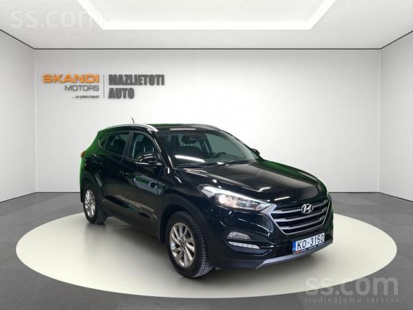 Black Hyundai Tucson 2016 in Riga, with an engine capacity of 1.70 L and mileage of 154 thousand km for 10990 €, photo 9 on AUTOMOTO.COM.LV