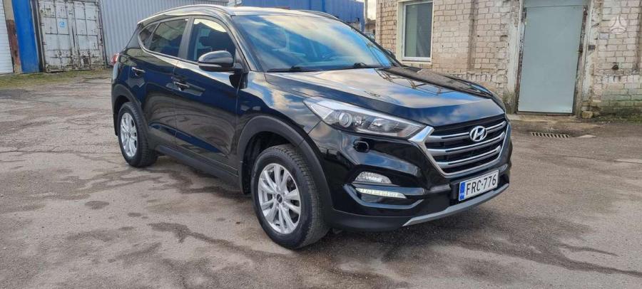 Black Hyundai Tucson 2017 in Siauliai, with an engine capacity of 1.59 L and mileage of 193 thousand km for 10777 €, photo 1 on AUTOMOTO.COM.LV