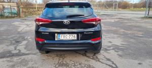 Black Hyundai Tucson 2017 in Siauliai, with an engine capacity of 1.59 L and mileage of 193 thousand km for 10777 €, photo 6 on AUTOMOTO.COM.LV