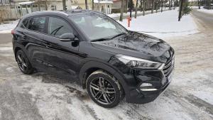 Black Hyundai Tucson 2017 in Alytus, with an engine capacity of 1.69 L and mileage of 184 thousand km for 8650 €, photo  on AUTOMOTO.COM.LV