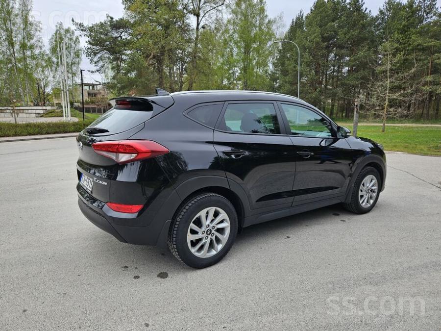Melns Hyundai Tucson 2017 Jūrmala, ar dzinēja tilpumu 1.70 L un nobraukumu 145 tūkst. km par 12600 €, foto 4 vietnē AUTOMOTO.COM.LV