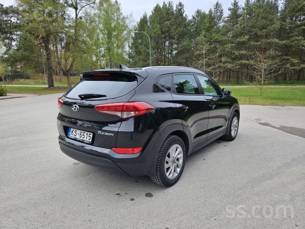 Melns Hyundai Tucson 2017 Jūrmala, ar dzinēja tilpumu 1.70 L un nobraukumu 145 tūkst. km par 12600 €, foto 4 vietnē AUTOMOTO.COM.LV