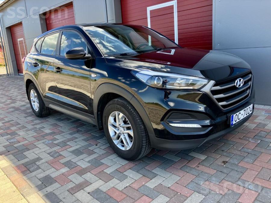 Melns Hyundai Tucson 2017 Talsi, ar dzinēja tilpumu 2.00 L un nobraukumu 199 tūkst. km par 12500 €, foto 1 vietnē AUTOMOTO.COM.LV