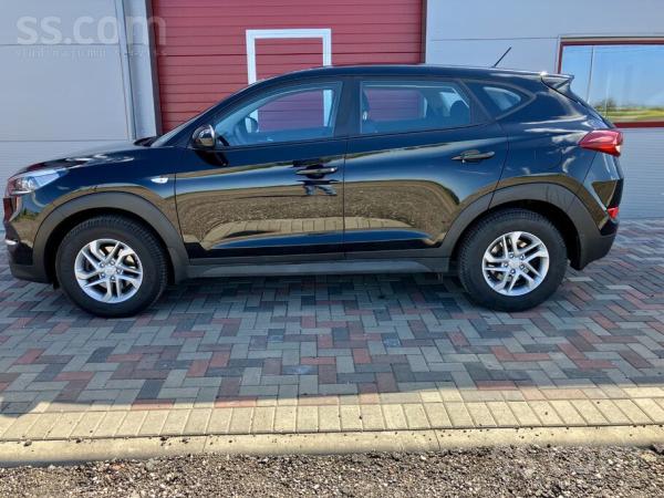 Melns Hyundai Tucson 2017 Talsi, ar dzinēja tilpumu 2.00 L un nobraukumu 199 tūkst. km par 12500 €, foto 6 vietnē AUTOMOTO.COM.LV