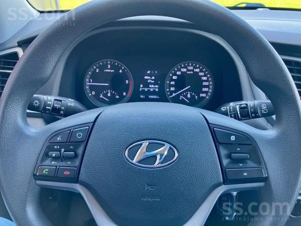 Melns Hyundai Tucson 2017 Talsi, ar dzinēja tilpumu 2.00 L un nobraukumu 199 tūkst. km par 12500 €, foto 10 vietnē AUTOMOTO.COM.LV
