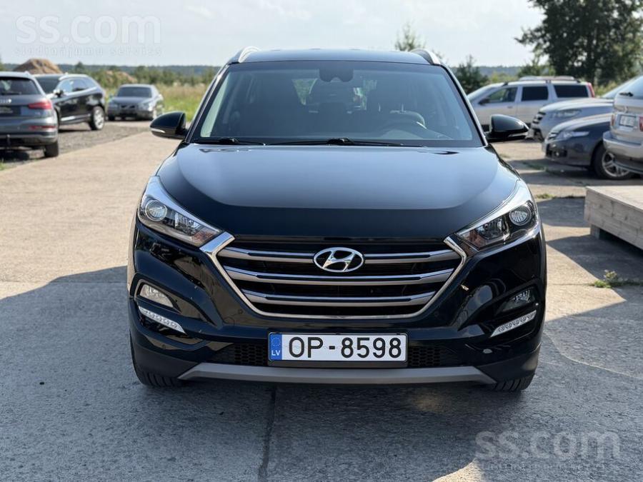 Melns Hyundai Tucson 2017 Rīga, ar dzinēja tilpumu 1.60 L un nobraukumu 99 tūkst. km par 13900 €, foto 3 vietnē AUTOMOTO.COM.LV