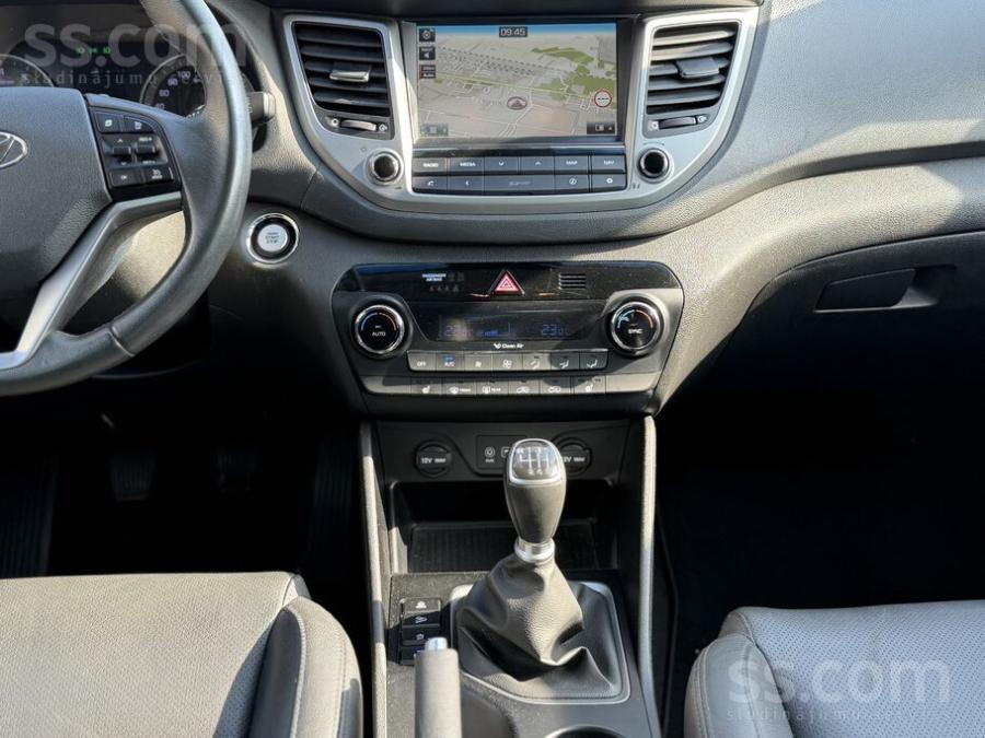 Melns Hyundai Tucson 2017 Rīga, ar dzinēja tilpumu 1.60 L un nobraukumu 99 tūkst. km par 13900 €, foto 10 vietnē AUTOMOTO.COM.LV