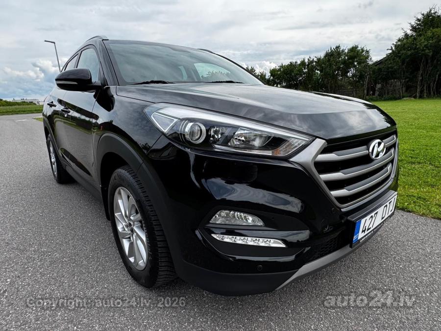 Black Hyundai Tucson 2017 in Tallinn, with an engine capacity of 1.60 L and mileage of 115 thousand km for 12500 €, photo 1 on AUTOMOTO.COM.LV