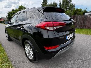 Black Hyundai Tucson 2017 in Tallinn, with an engine capacity of 1.60 L and mileage of 115 thousand km for 12500 €, photo 5 on AUTOMOTO.COM.LV
