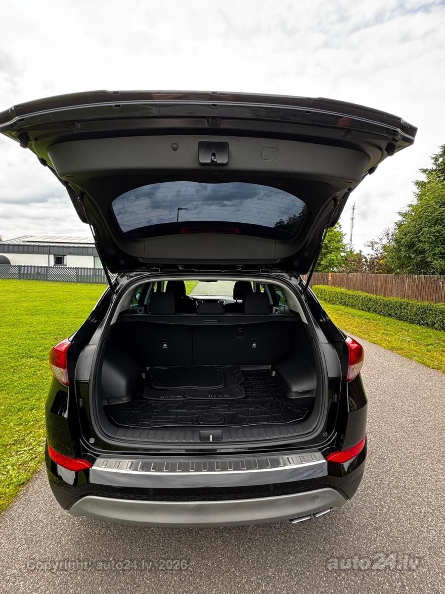 Black Hyundai Tucson 2017 in Tallinn, with an engine capacity of 1.60 L and mileage of 115 thousand km for 12500 €, photo 13 on AUTOMOTO.COM.LV