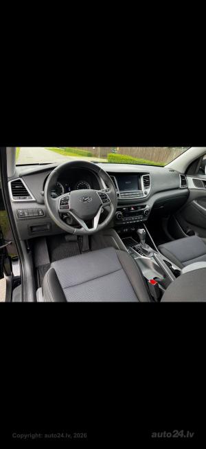 Black Hyundai Tucson 2017 in Tallinn, with an engine capacity of 1.60 L and mileage of 115 thousand km for 12500 €, photo 15 on AUTOMOTO.COM.LV