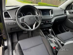 Black Hyundai Tucson 2017 in Tallinn, with an engine capacity of 1.60 L and mileage of 115 thousand km for 12500 €, photo 16 on AUTOMOTO.COM.LV