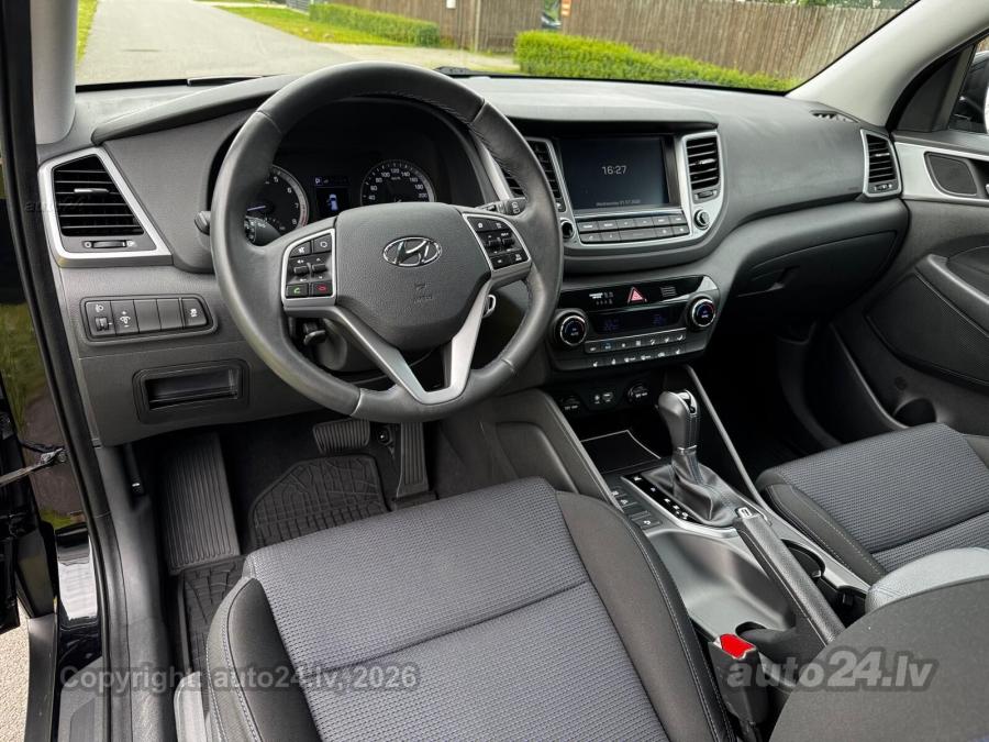 Black Hyundai Tucson 2017 in Tallinn, with an engine capacity of 1.60 L and mileage of 115 thousand km for 12500 €, photo 16 on AUTOMOTO.COM.LV