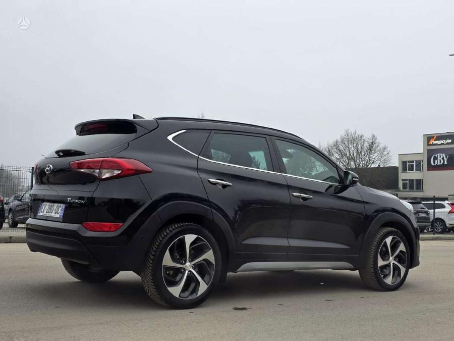Melns Hyundai Tucson 2018 Tauragė, ar dzinēja tilpumu 1.69 L un nobraukumu 117 tūkst. km par 13800 €, foto 3 vietnē AUTOMOTO.COM.LV