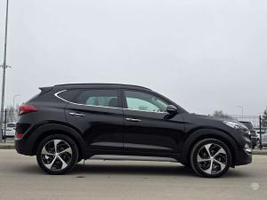 Melns Hyundai Tucson 2018 Tauragė, ar dzinēja tilpumu 1.69 L un nobraukumu 117 tūkst. km par 13800 €, foto 4 vietnē AUTOMOTO.COM.LV