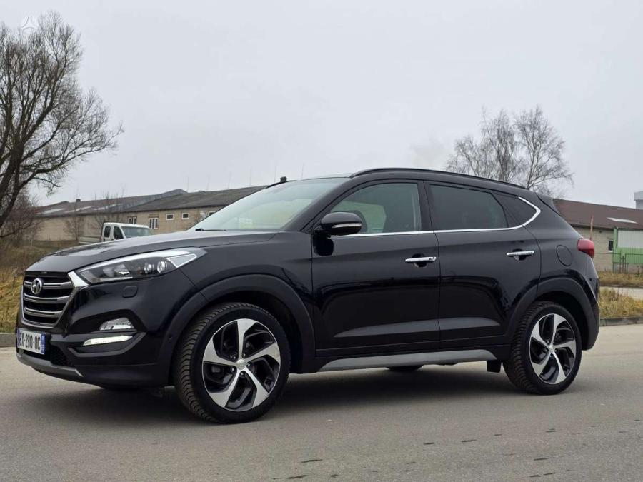 Melns Hyundai Tucson 2018 Tauragė, ar dzinēja tilpumu 1.69 L un nobraukumu 117 tūkst. km par 13800 €, foto 5 vietnē AUTOMOTO.COM.LV